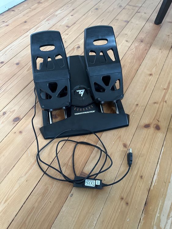 Thrustmaster T.FLIGHT RUDDER PEDALS | Kaufen auf Ricardo