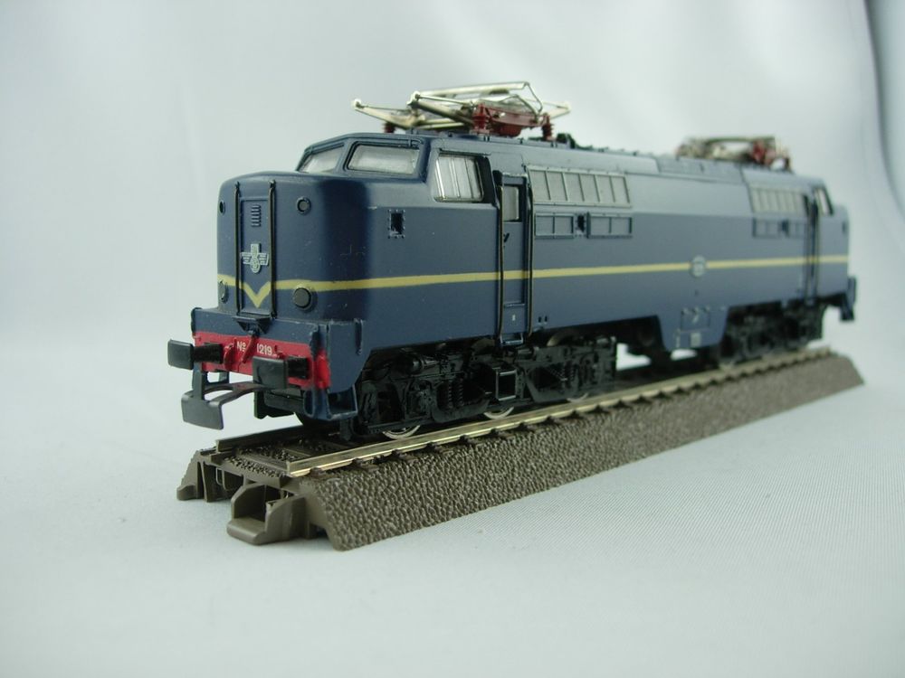 MÄRKLIN 3051 - BR 1200 der NS, Gehäuse aus Zinkdruckguss (Gebraucht) in Morschach für CHF 59 ...