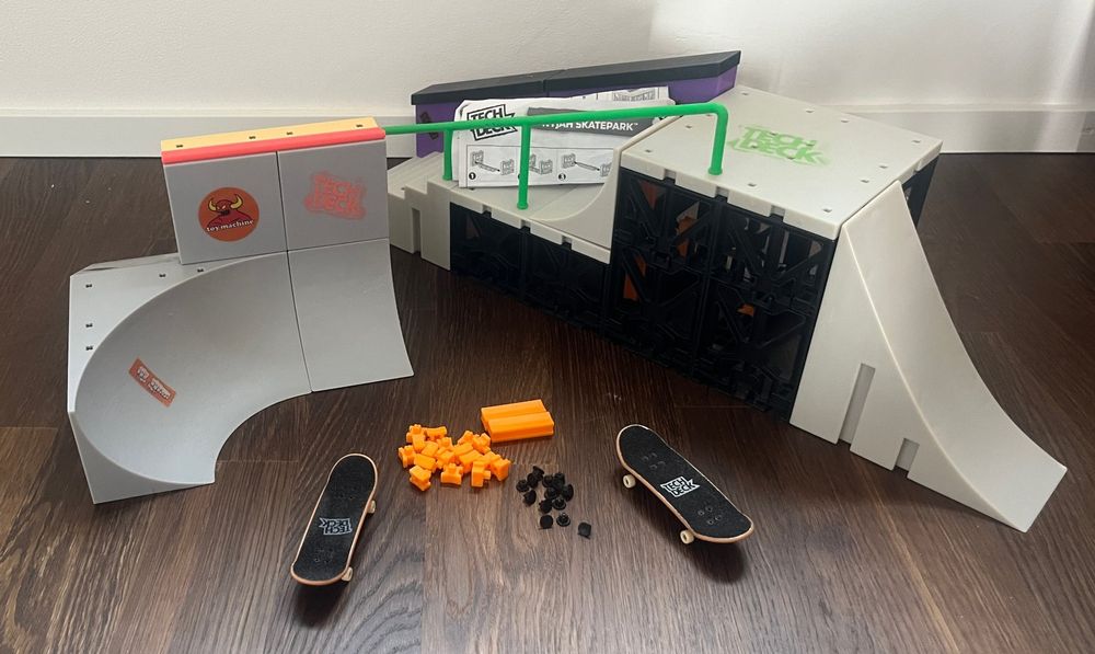 Tech Deck Skatepark inkl. Finger Skateboard (Gebraucht) in Herisau für ...