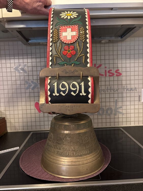 Cloche de vache suisse Gusset Uetendorf (Gebraucht) in pringy für CHF 121 – nur Abholung auf ...