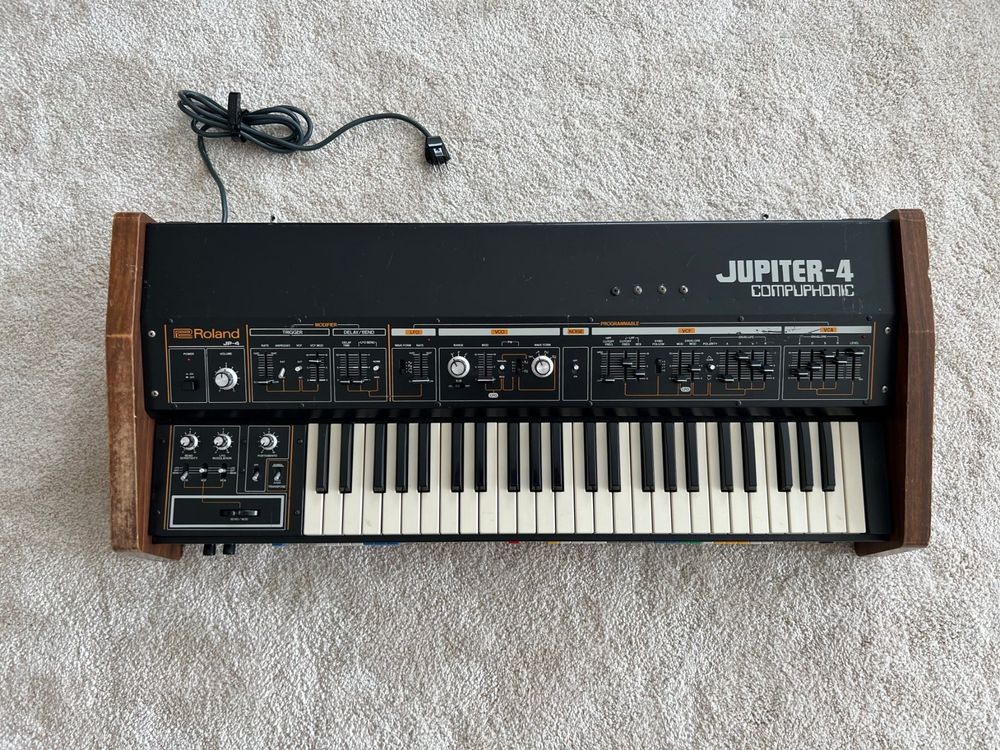 Roland Jupiter-4 Analoger Polyphoner Synthesizer 240V Midi | Kaufen auf ...