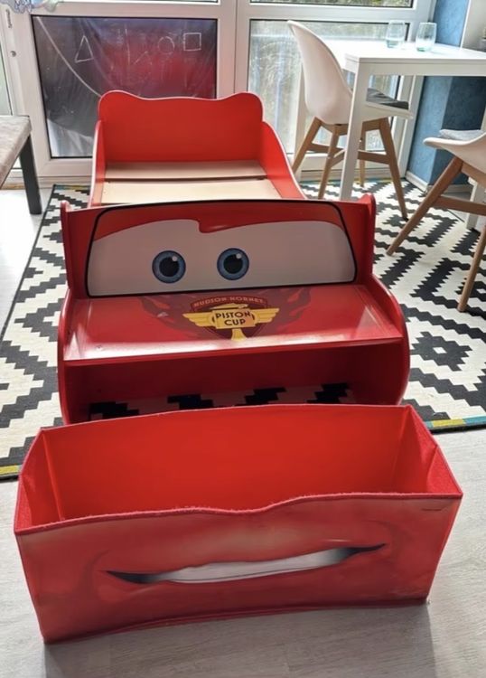 Rotes Cars Kinderbett, Lightning McQueen, inkl Matraze (Gebraucht) in ...