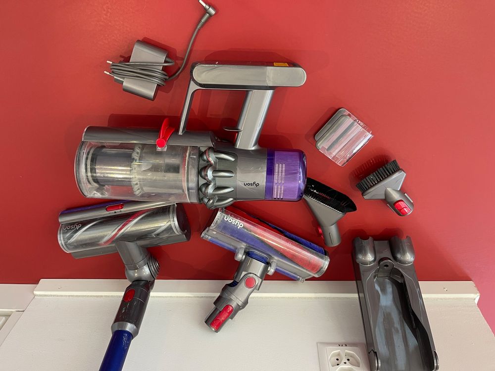 Dyson V11 absolut, Trigger Knopf defekt | Kaufen auf Ricardo