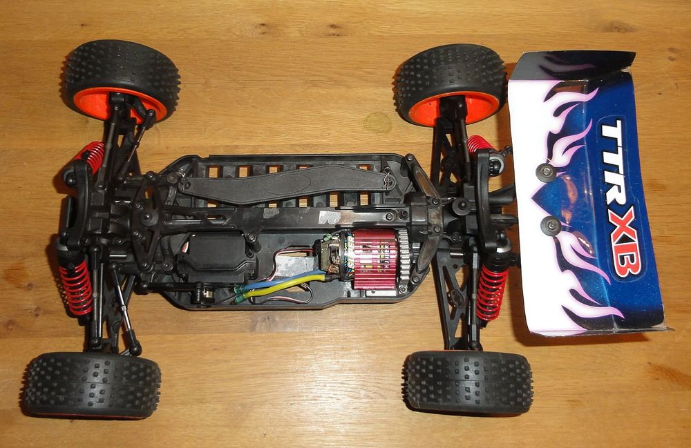 Thunder Tiger XB, 1:10, 2WD als Roller plus Ersatzteile (Gebraucht) in für CHF 29 – mit ...