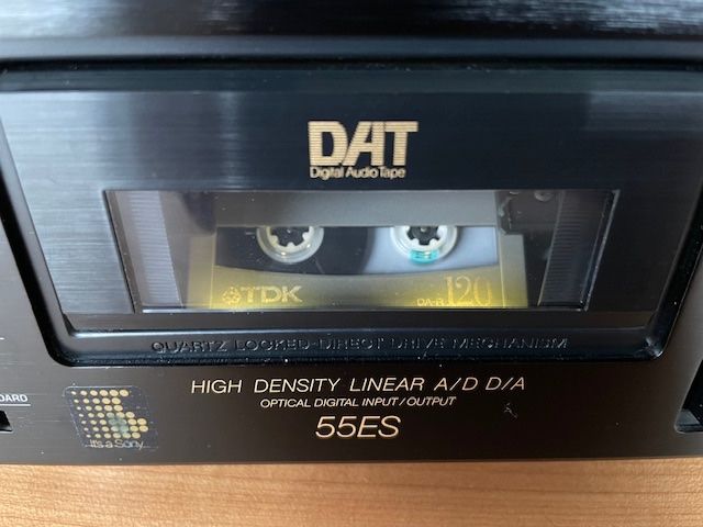 SONY DTC-55ES DAT-RECORDER + 2 DAT KASSETTEN | Kaufen auf Ricardo