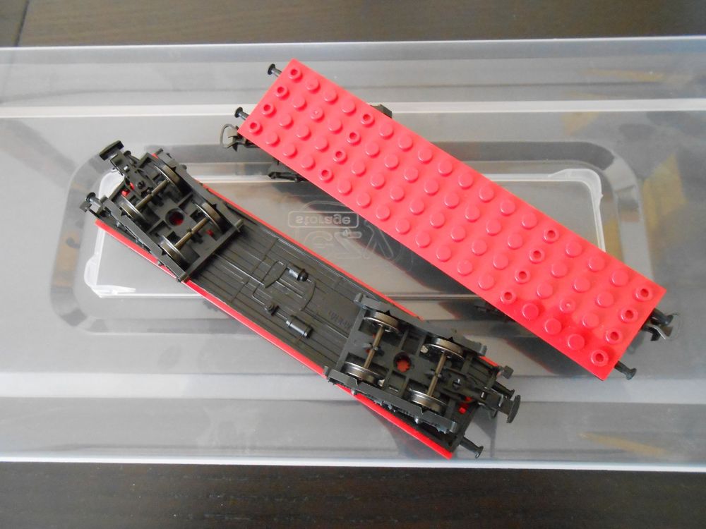Märklin H0 Güterwagen mit Lego Platte, rot, gebraucht (Gebraucht) in ...