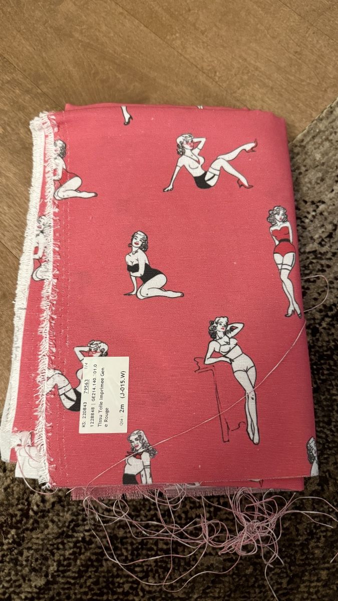 Stoff, neu, 2m, Vintage Pin-up Design, für DIY-Projekte (Neu und ...