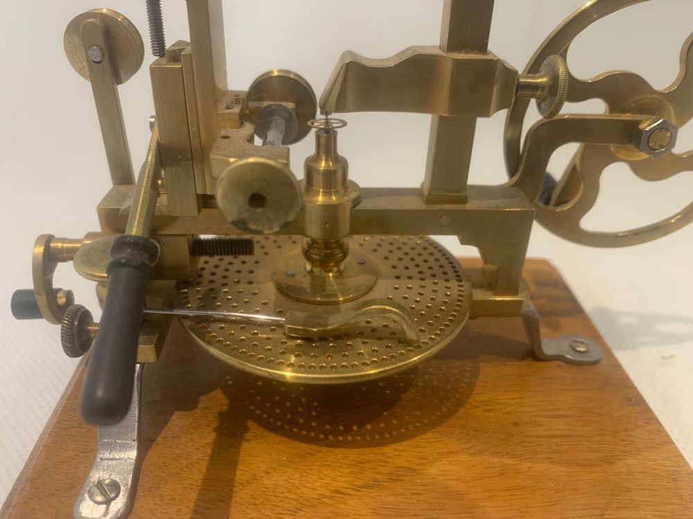 Machine à tailler et diviser - ancien outillage d’horloger (Gebraucht ...