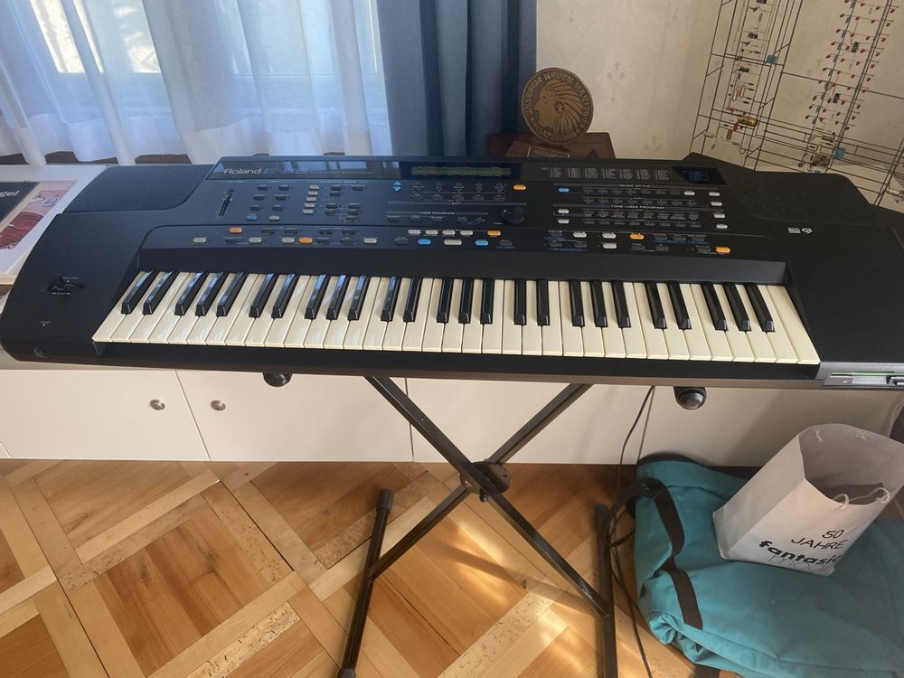 Roland E-86 Intelligent Synthesizer Keyboard 1985 (Gebraucht) in Rapperswil SG für CHF 100 – nur ...