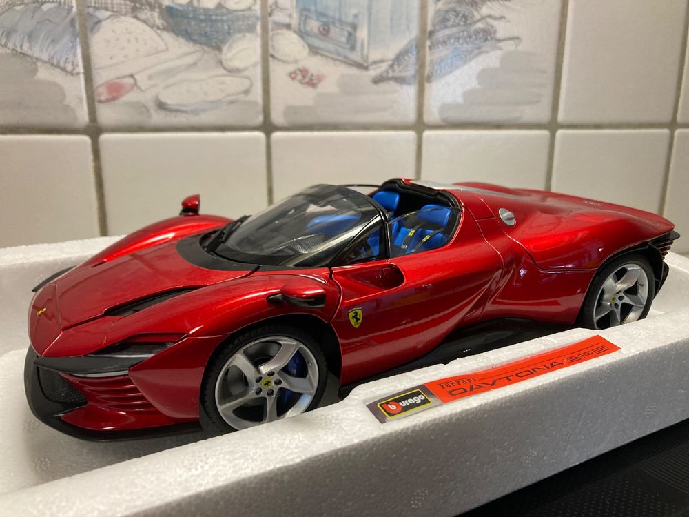 FERRARI - DAYTONA SP3 SPIDER OPEN ROOF 2022 1/18 Rosso Magna | Comprare ...