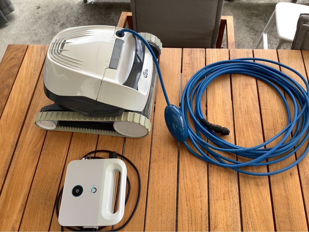 Pool Roboter dolphin E10 (Neu (gemäss Beschreibung)) in Selzach für CHF ...