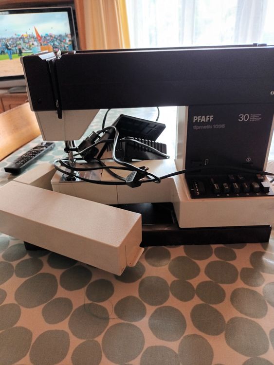 Pfaff Tiptronic 1035 Nähmaschine – defekt, Antrieb m.sch sc | Kaufen ...