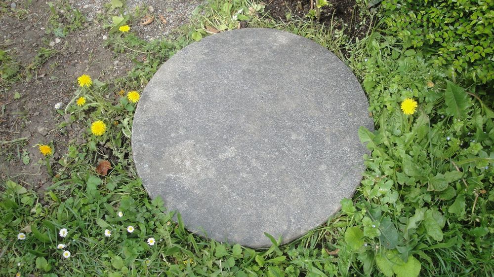 Runde Platte Granit Gneis Tischplatte (Gebraucht) in Erlenbach ZH für ...