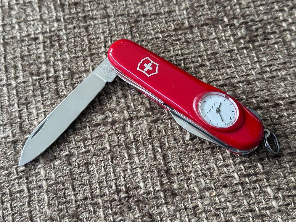 Wunderschönes Sackmesser VICTORINOX Timekeeper mit Analoguhr | Kaufen ...