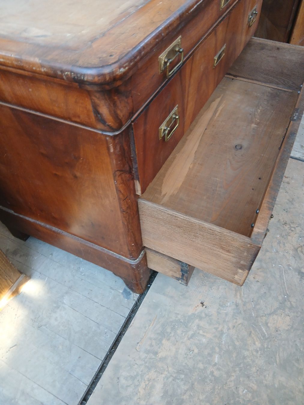 COMMODE L.PHILIPPE EN NOYER TRÈS ANCIEN (D'occasion) à Neuchatel pour ...