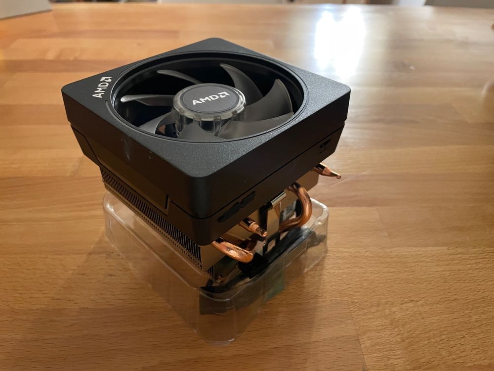 NEU - CPU Kühler AMD Wraith Prism AM4 (Neu (gemäss Beschreibung)) in ...