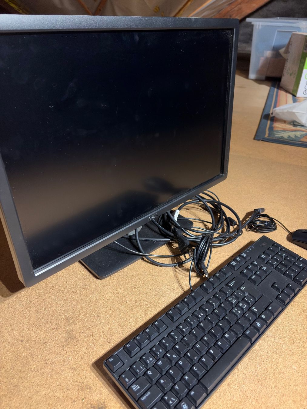 Lenovo V520 Office DesktopPC mit Dell Monitor, Tastatur&Maus (Gebraucht ...