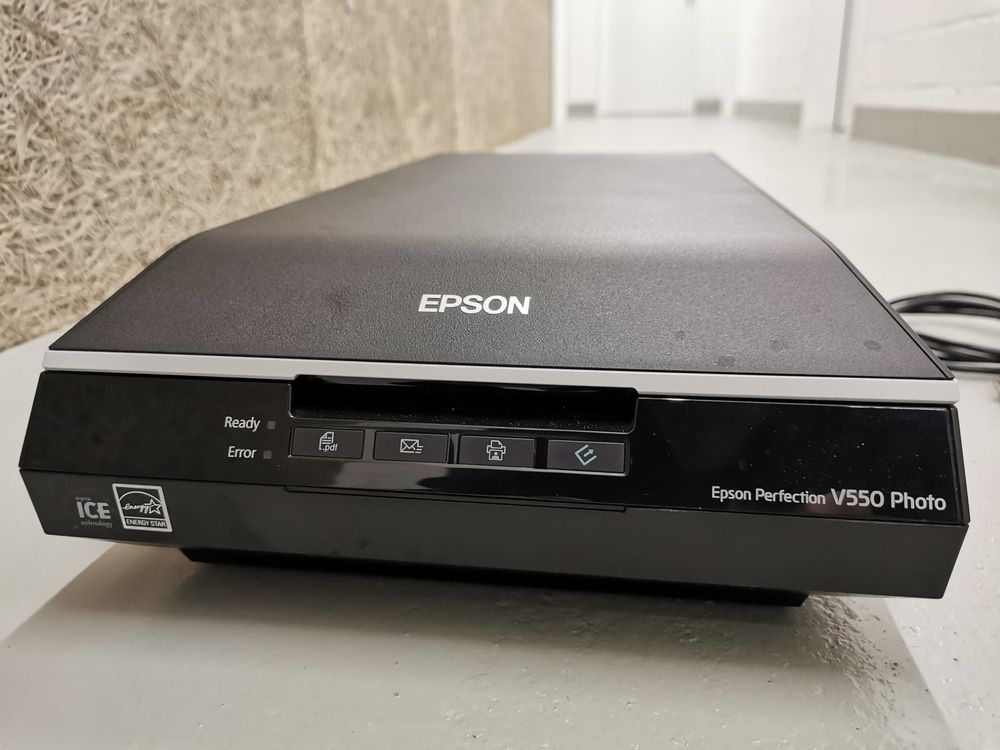 Epson Perfection V550 Photo - Fotoscanner (Gebraucht) in Lufingen für ...