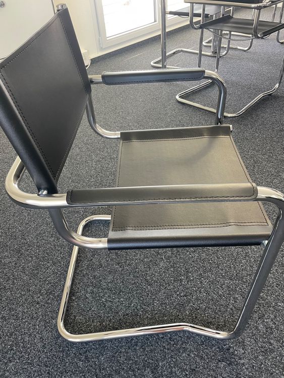 Freischwinger Stuhl Leder schwarz 4 Stück (Gebraucht) in Euthal für CHF 700 – nur Abholung auf ...