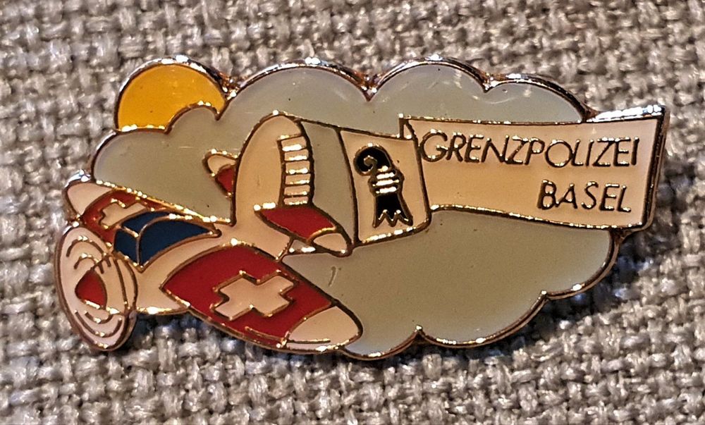 M446 - Pin Schweiz Flugzeug Grenz Polizei Basel Flughafen (Gebraucht) in Reinach BL für CHF 2 ...