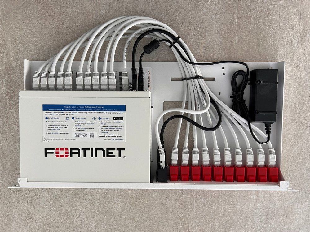 FortiGate 60F (Gebraucht) in Bözen für CHF 300 – mit Lieferung auf ...