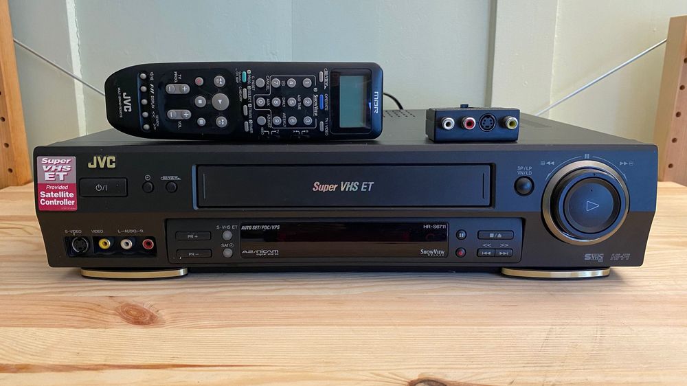 VHS Videorecorder JVC HR-S6711 | Kaufen auf Ricardo