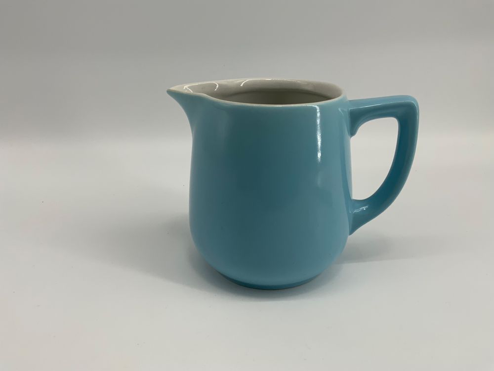 Rössler Krug Hellblau Inhalt 6 dl (Gebraucht) in Erlach für CHF 27.5 – mit Lieferung auf Ricardo ...