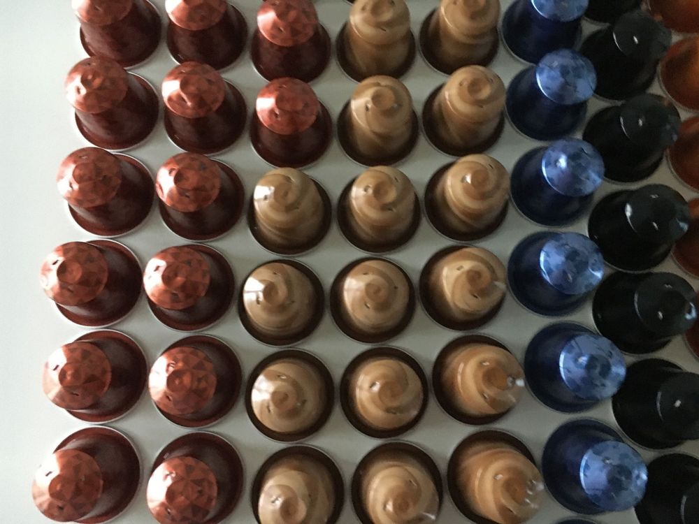 Nespresso Kapseln leer 100 Stk. zum Basteln u.s.w. (Gebraucht) in Dällikon für CHF 5 – mit ...