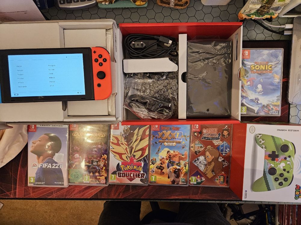 Nintendo Switch avec 6 jeux (Neuf (Voir description)) à Genève pour CHF ...