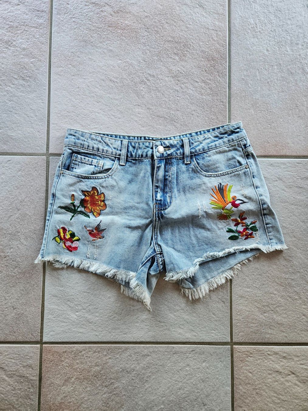 Short en jeans L (D'occasion) à Vétroz pour CHF 5.7 – retrait ...