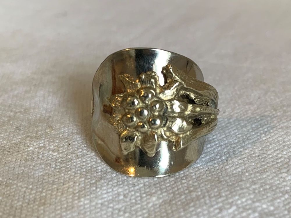 Finger-Ring mit kleinem Edelweiss (Neu (gemäss Beschreibung)) in Thun ...