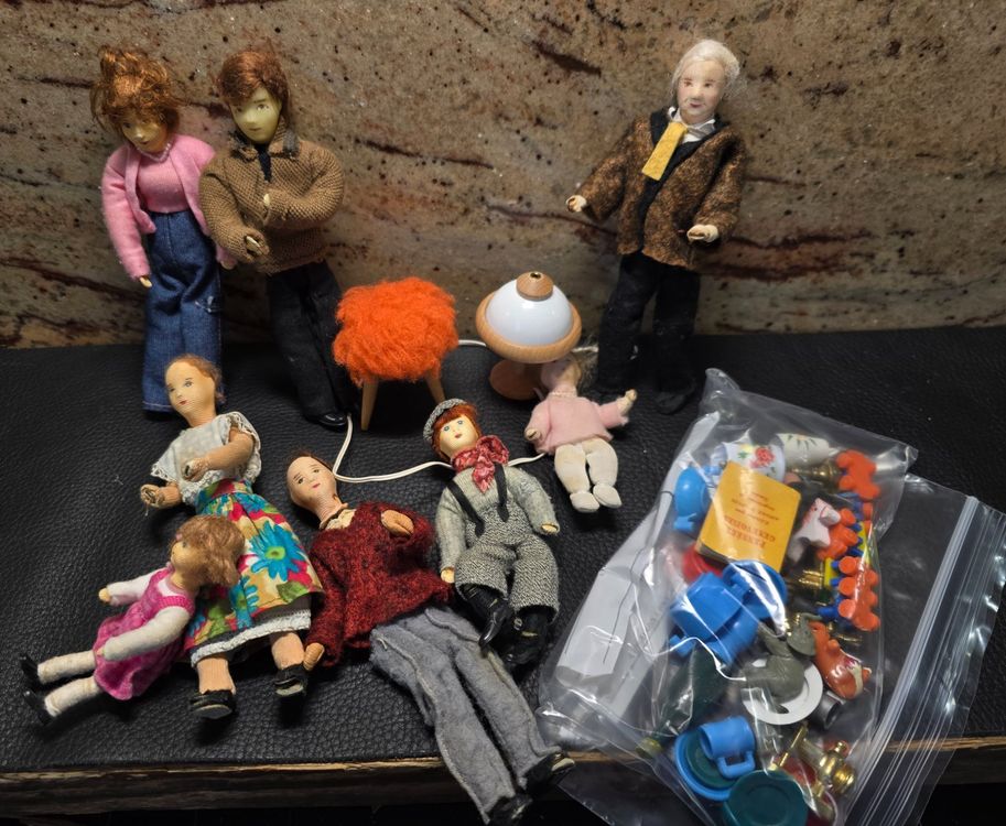 Puppenhaus Puppen Gegenstände Konvolut (Gebraucht) in Walkringen für CHF 10 – mit Lieferung auf ...