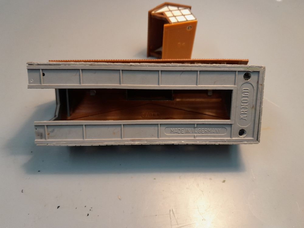 Modellhaus Lokschuppen und Unverständnis N (Gebraucht) in Eptingen für ...