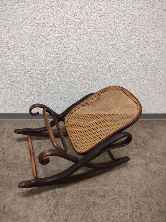 Vintage Fussschaukel Antik Thonet ? Model 7001 aus 1900 (Gebraucht) in Toffen für CHF 30 – mit ...