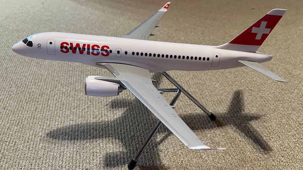 Swiss Modell 1 : 200 Bombardier CS 100 | Kaufen auf Ricardo