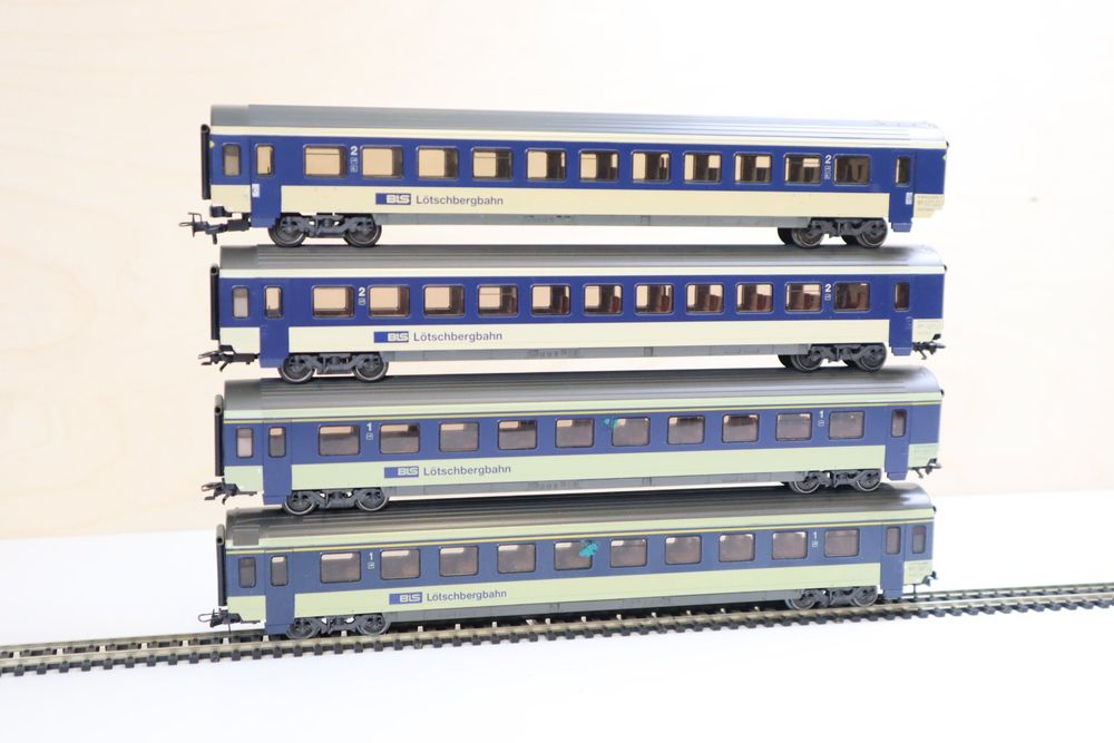 Märklin 4 x BLS Personenwagen 4218 / 4219 (Gebraucht) in Winterthur für ...