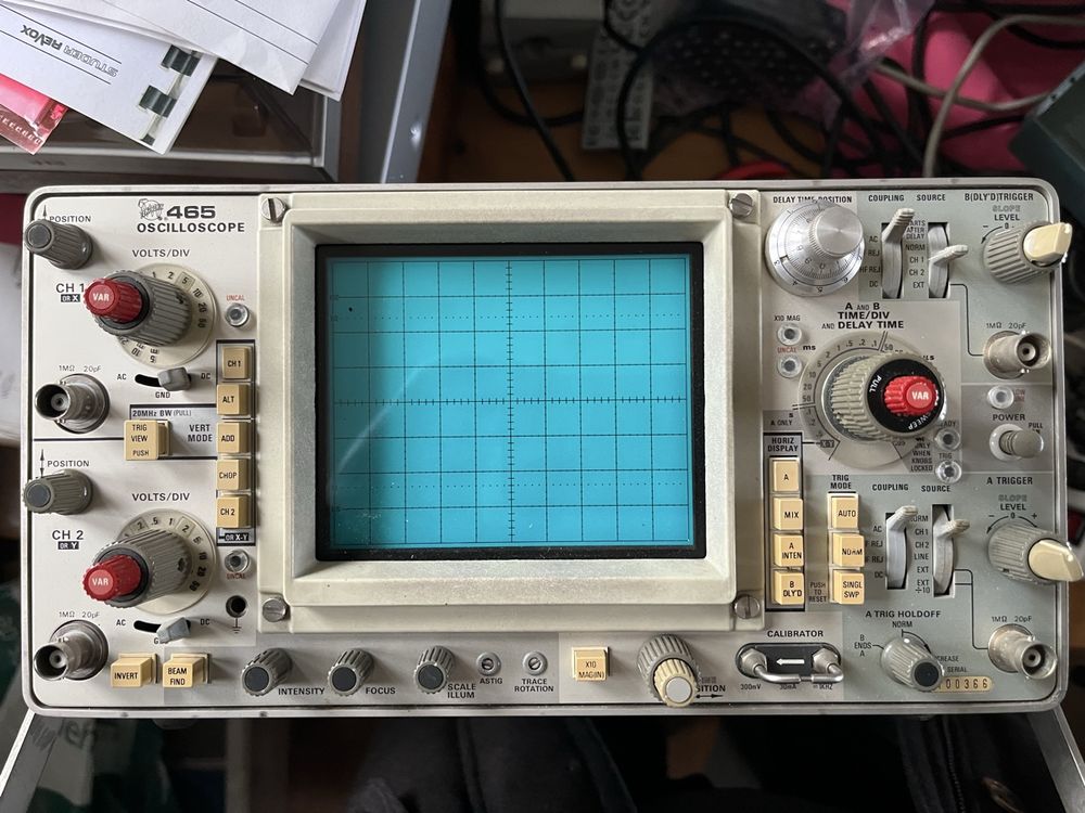 Tektronix Oszilloskop 465 defekt ,mit Manual (Defekt) in Breitenbach ...