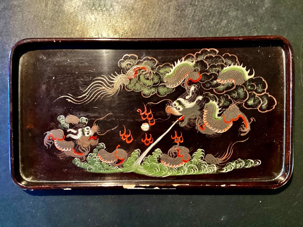E., Lack- Tablett antik China Drachen schwarz (Gebraucht) in Klosters für CHF 10 – nur Abholung ...