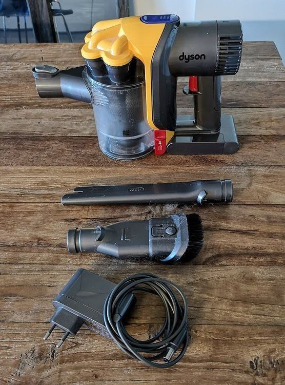 Dyson DC 30 Handstaubsauger ab 1.- | Kaufen auf Ricardo
