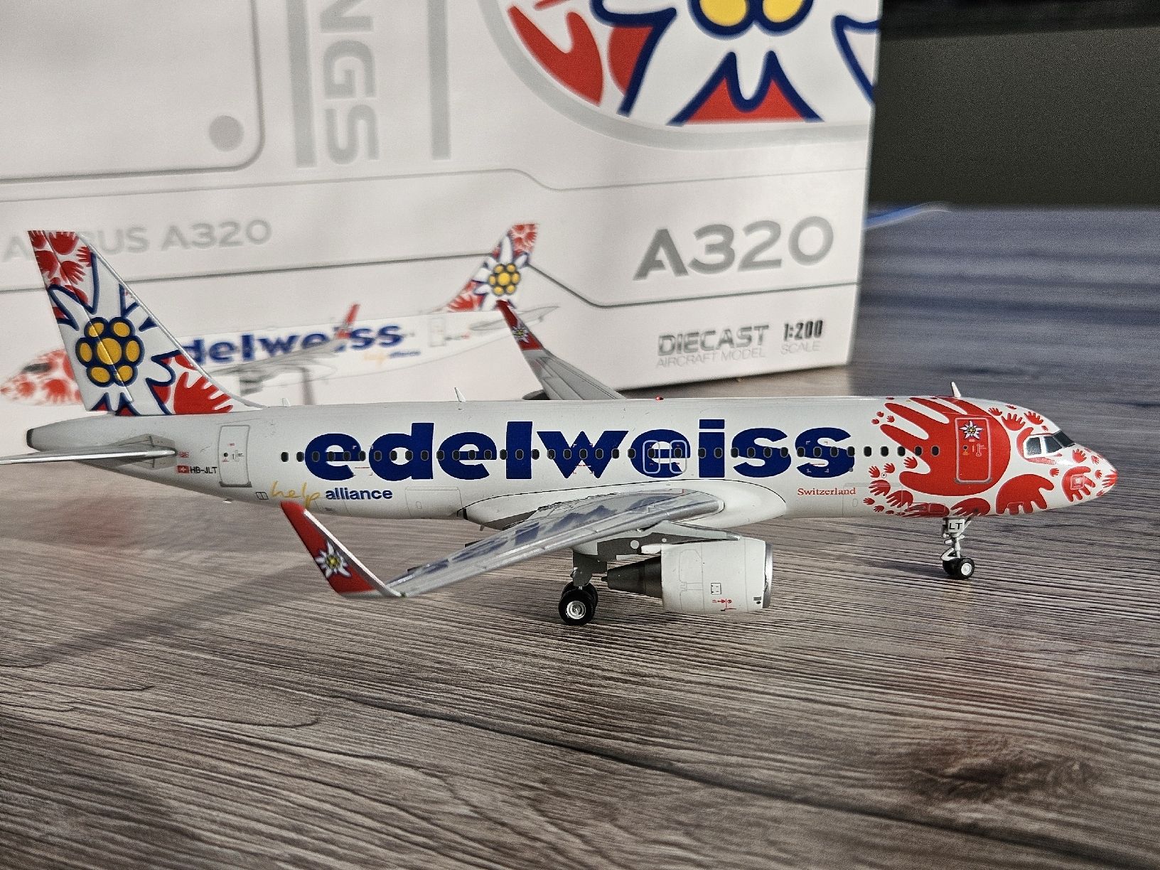 Edelweiss Air Airbus A320 help alliance Bem. 1:200 HB-JLT (Neu und ...