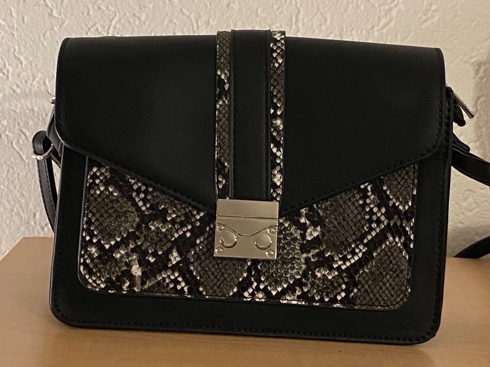 Sac noir à bandoulière imprimé python | Kaufen auf Ricardo