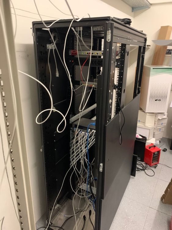 HP Rack 42U schwarz | Kaufen auf Ricardo