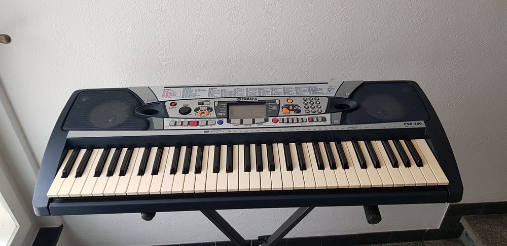 Yamaha Keyboard PSR-280 inkl. Ständer von Force (Gebraucht) in für CHF ...