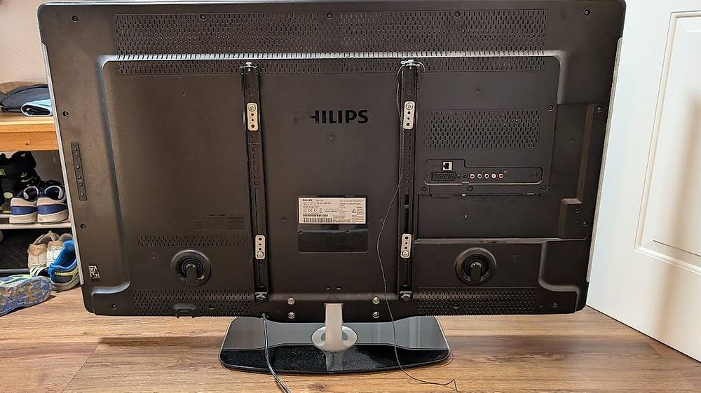 Philips 46 Zoll LED TV mit Ambilight (46PFL7605H) ?TOP (Gebraucht) in ...