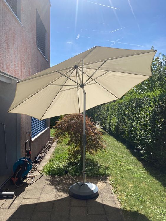 Glatz Sonnenschirm mit Rollensockel (Gebraucht) in Vitznau für CHF 332 – nur Abholung auf ...