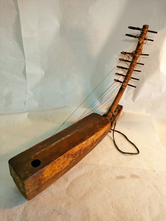 Cithare, instrument de musique du Gabon chez les Massengo | Kaufen auf ...