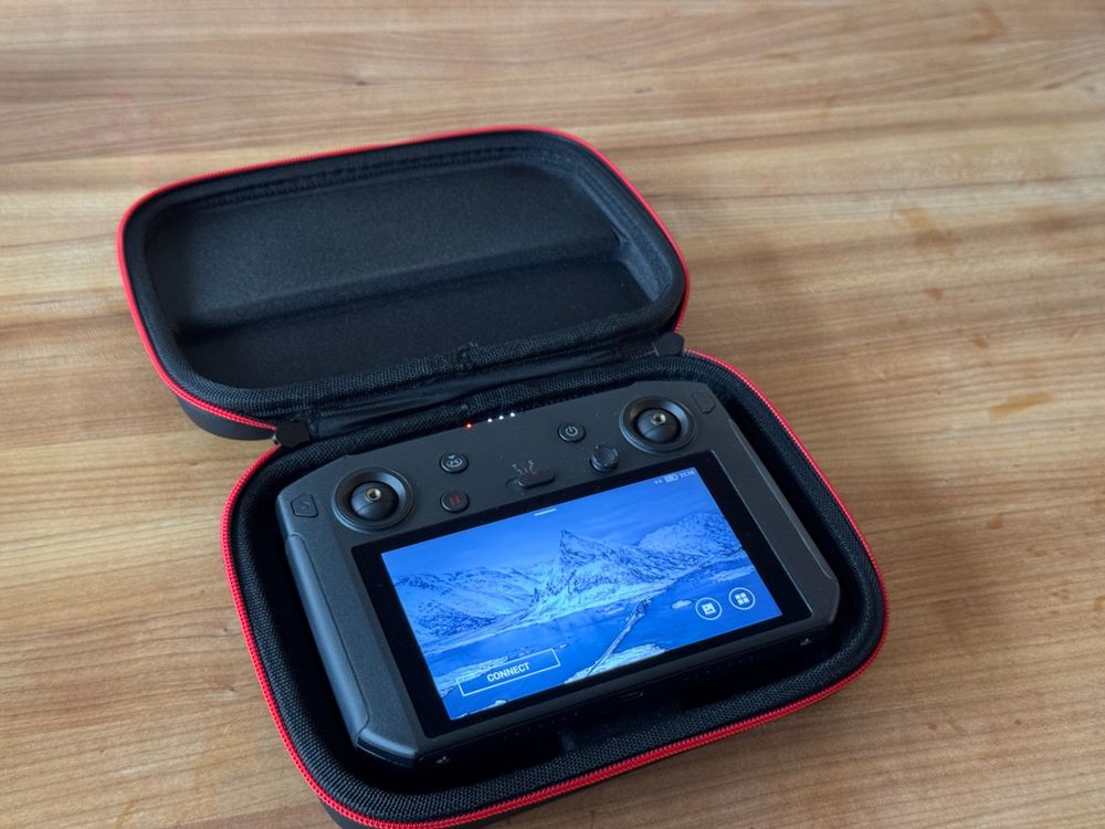 DJI Smart Controller - Top Zustand - Inkl. Case! (Gebraucht) in ZÜRICH für CHF 290 – mit ...