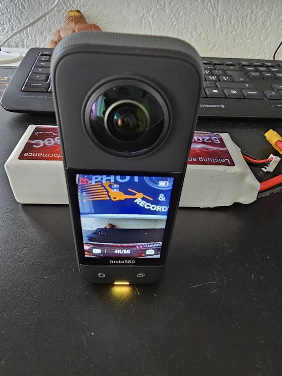 insta 360 X3 (Neu (gemäss Beschreibung)) in Mollis für CHF 414 – mit ...