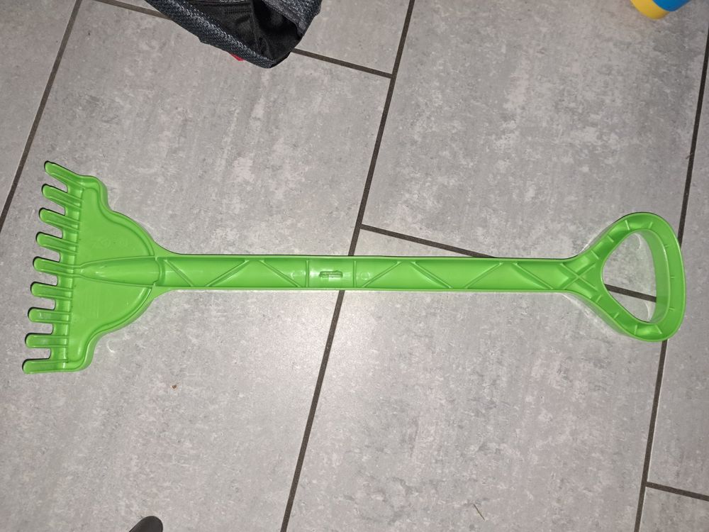 Rechen Harke für Sand Spielzeug grün NEU (Neu (gemäss Beschreibung)) in ...