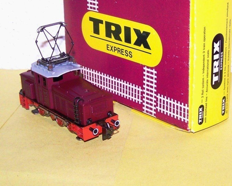 Trix Express HO Rangier-Ellok 2238, rot (Gebraucht) in Brüttisellen für ...
